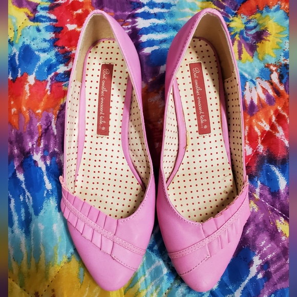 Modcloth | Shoes | Bait But Another Innocent Tale Shoes Size 7 Pink ...